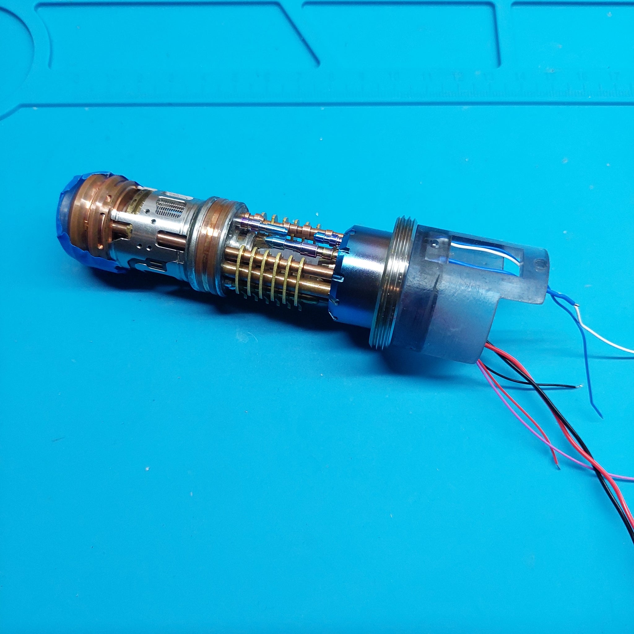 Veracity Labs x BRrogers x 7Chambers Luke Hero MoM Chassis with crysta ...